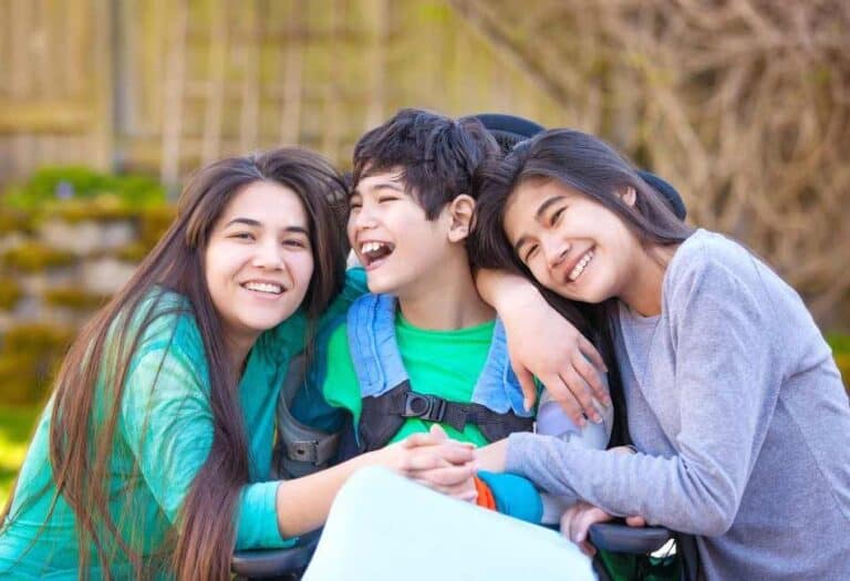 How To Hug Someone In A Wheelchair – Neuro Brilliant Magazine